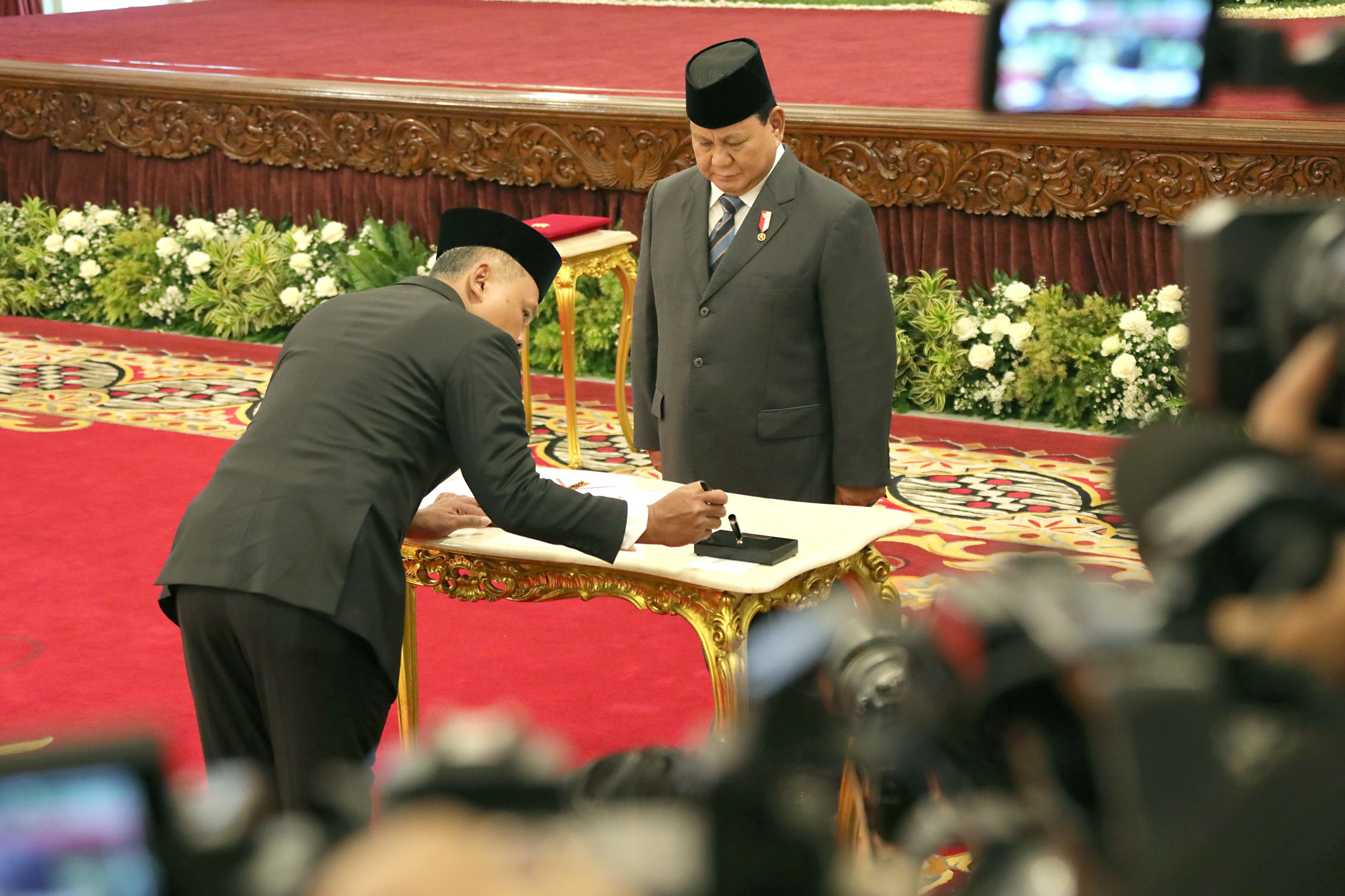 PRESIDEN PRABOWO LANTIK LETJEN TNI (PURN) NUGROHO SULISTYO BUDI SEBAGAI KEPALA BSSN – Ekspresi ...