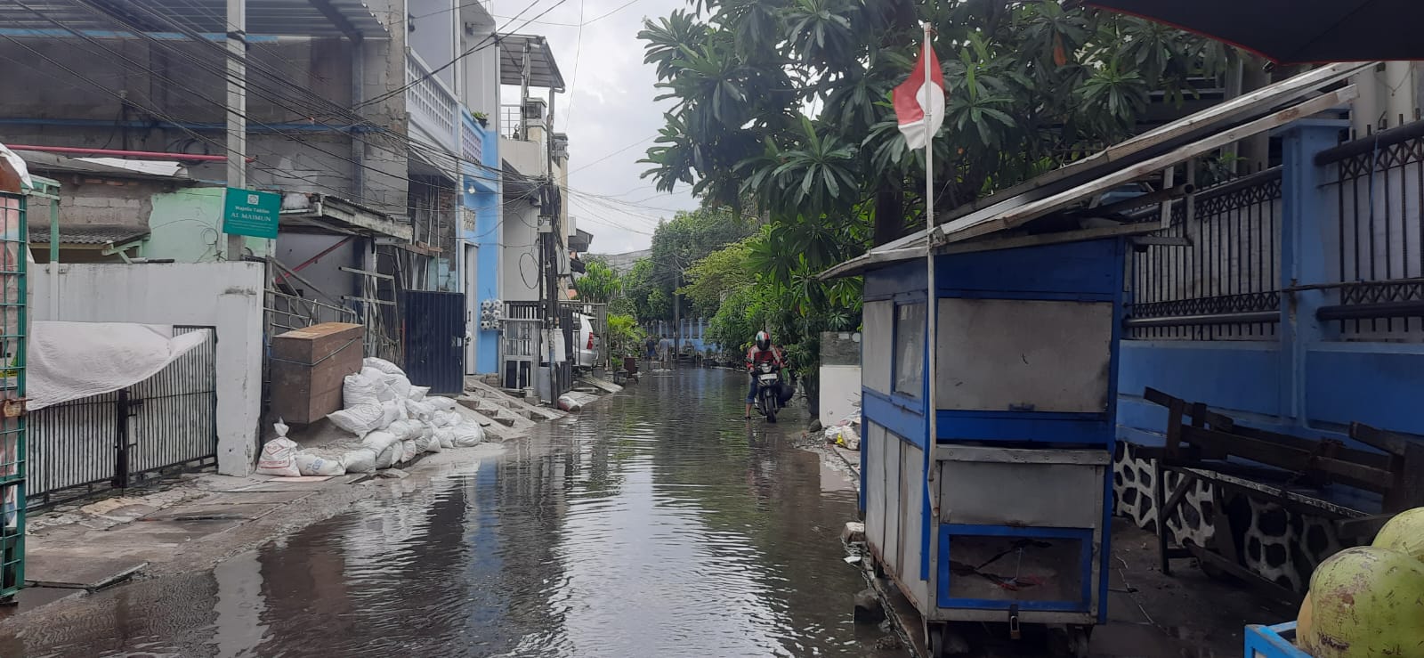 Puluhan RT dan Ruas Jalan di Jakarta Terendam Banjir – Ekspresi Indonesia